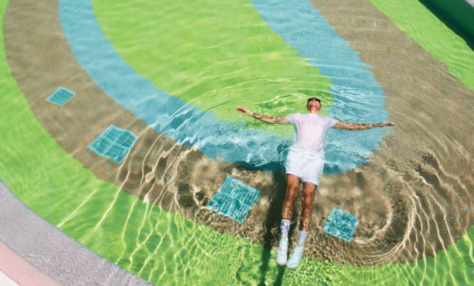 THE BRILLIANT, BEAUTIFUL, AND ULTRA-USEFUL DESIGN WORLD OF KARIM RASHID ...